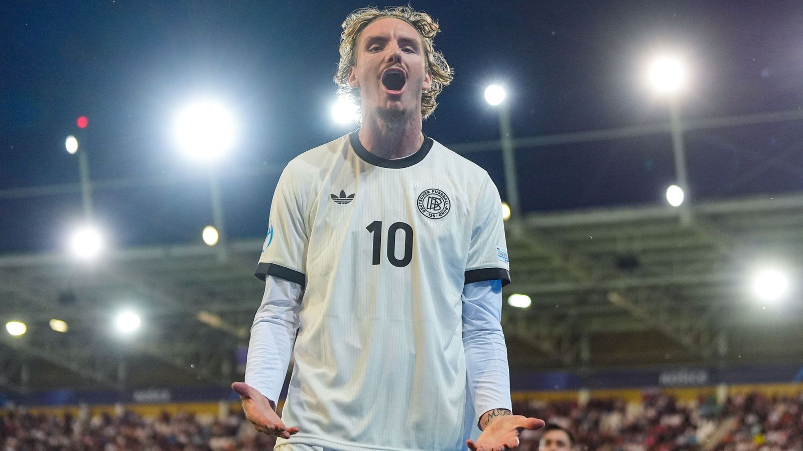 Angebliche Schmerzgrenze enthüllt! Der FC Bayern buhlt wohl intensiver um Nick Woltemade vom VfB ...